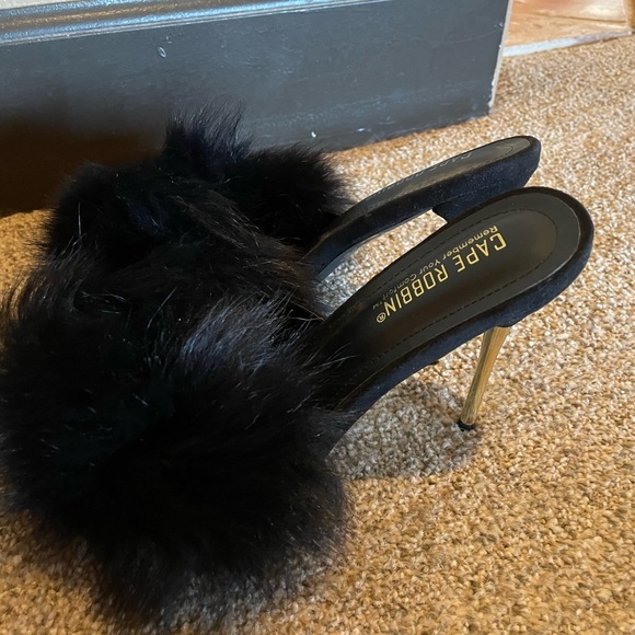 Cape Robbin | Shoes | Cape Robbin Furry Peep Toe Gold Stiletto Heels ...
